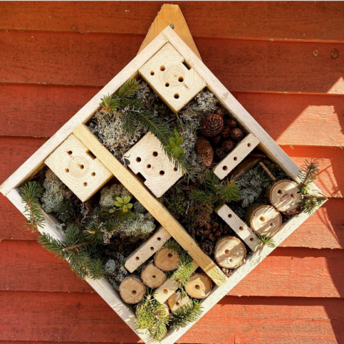 50 DIY bug hotels | material and instructions to attract bugs - Craftionary