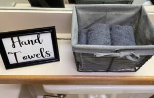 40 Best Towel Display Ideas for Bathroom - Craftionary