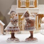25 Adorable Gingerbread Christmas Decor Ideas - Craftionary