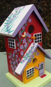 40 Painted birdhouses - Craftionary