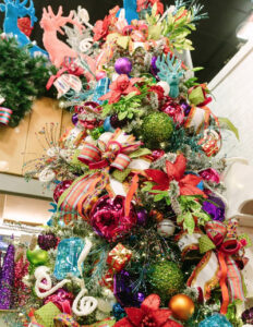 50 Christmas Tree Color Combination and Scheme Ideas - Craftionary
