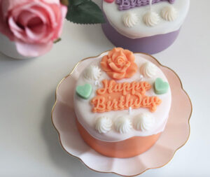 30 DIY Cake-Looking Candle Ideas for Unique Gifts and Decor - Craftionary