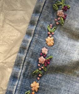 30 Most Popular Floral Hand Embroidered Jeans Ideas - Craftionary