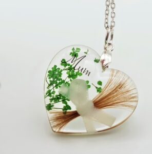 40 Meaningful Memory Keepsake Ideas to Treasure Life - Craftionary