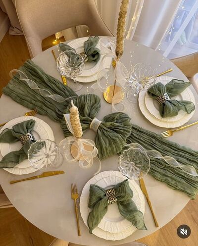 Dining Table Charger Plate Napkin Display Ideas - Craftionary